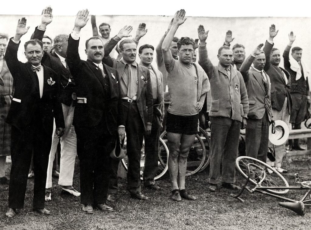What Are The Origins Of The Nazi Salute? - Mythbusting Berlin - Berlin ...