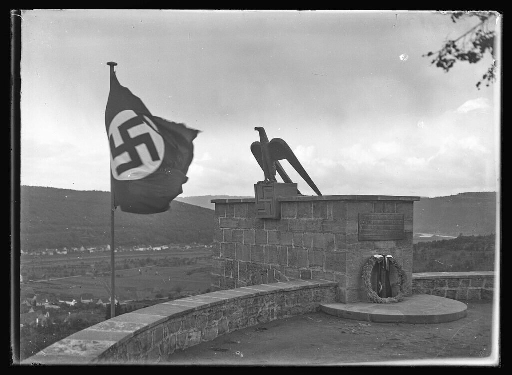 Are There Any Nazi Statues Left In Berlin? - Mythbusting Berlin ...